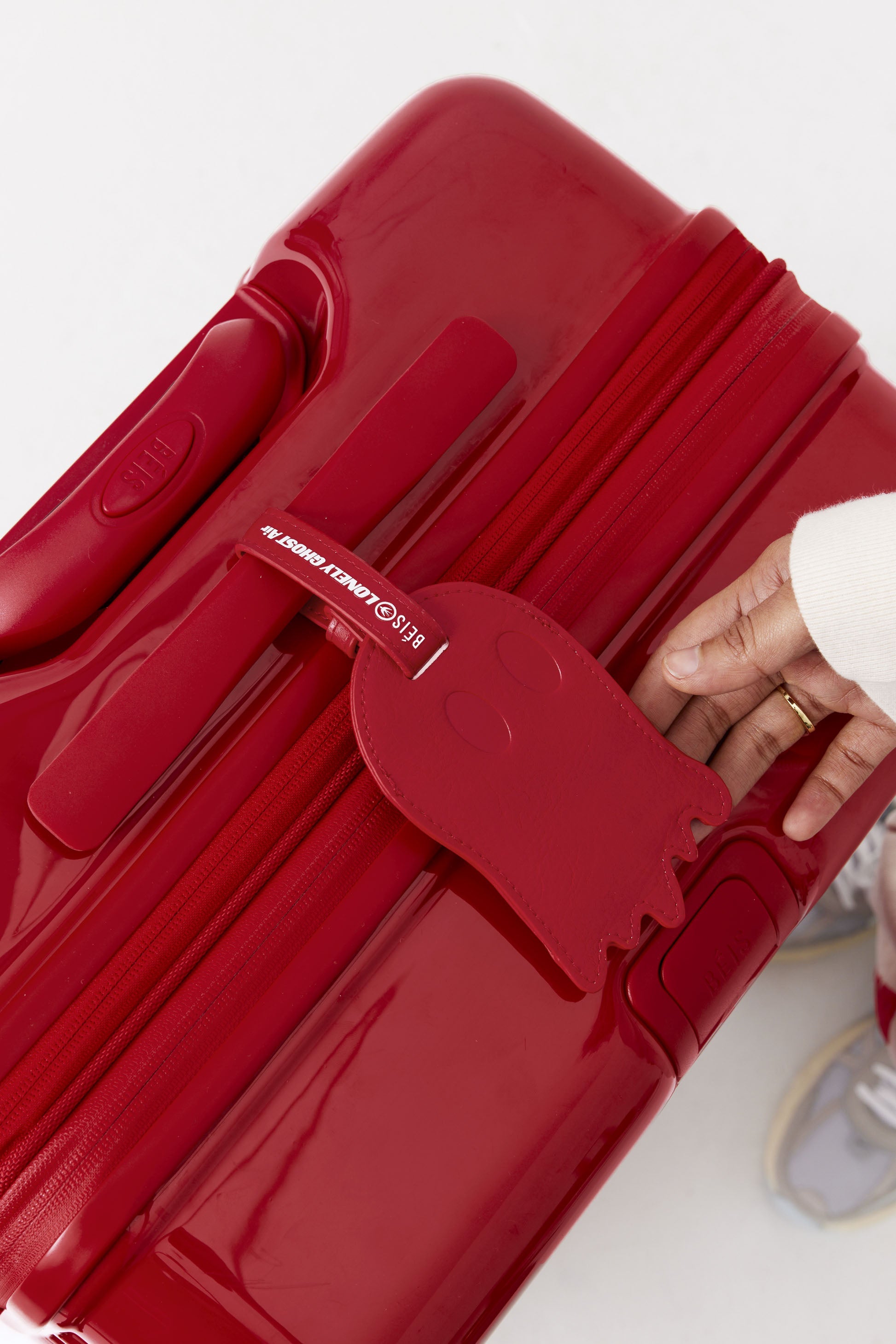 BÉIS x Lonely Ghost 'The Passport & Luggage Tag Set' in Text Me Red