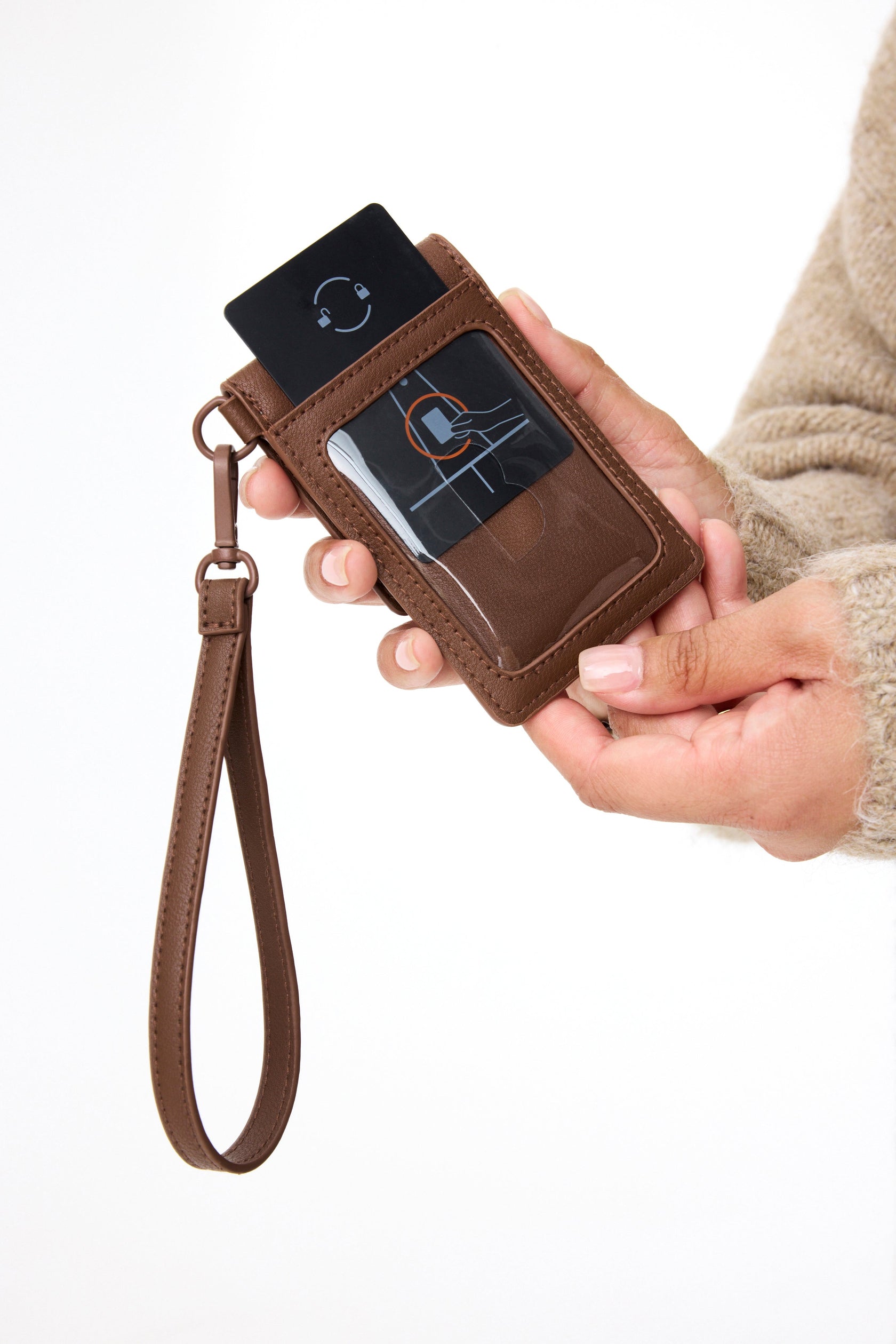 BÉIS 'The Id Wristlet' in Maple - Maple Card & Id Holder Wristlet