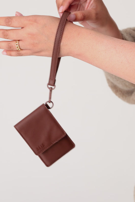 BÉIS 'The Id Wristlet' in Maple - Maple Card & Id Holder Wristlet