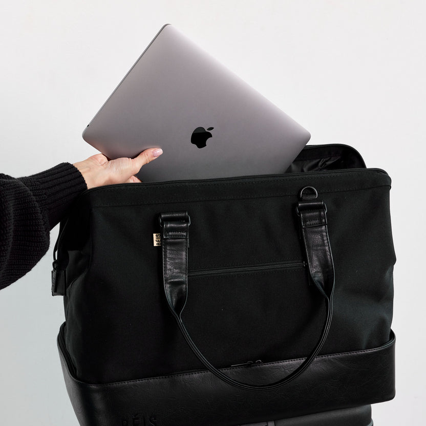 BÉIS 'The Mini Weekender' in Black - Black Travel Bag & Duffle Bag