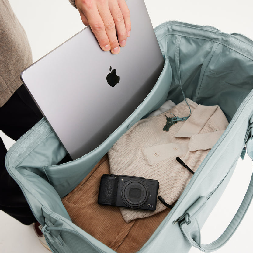 BÉIS 'The Mini Weekender' in Black - Black Travel Bag & Duffle Bag