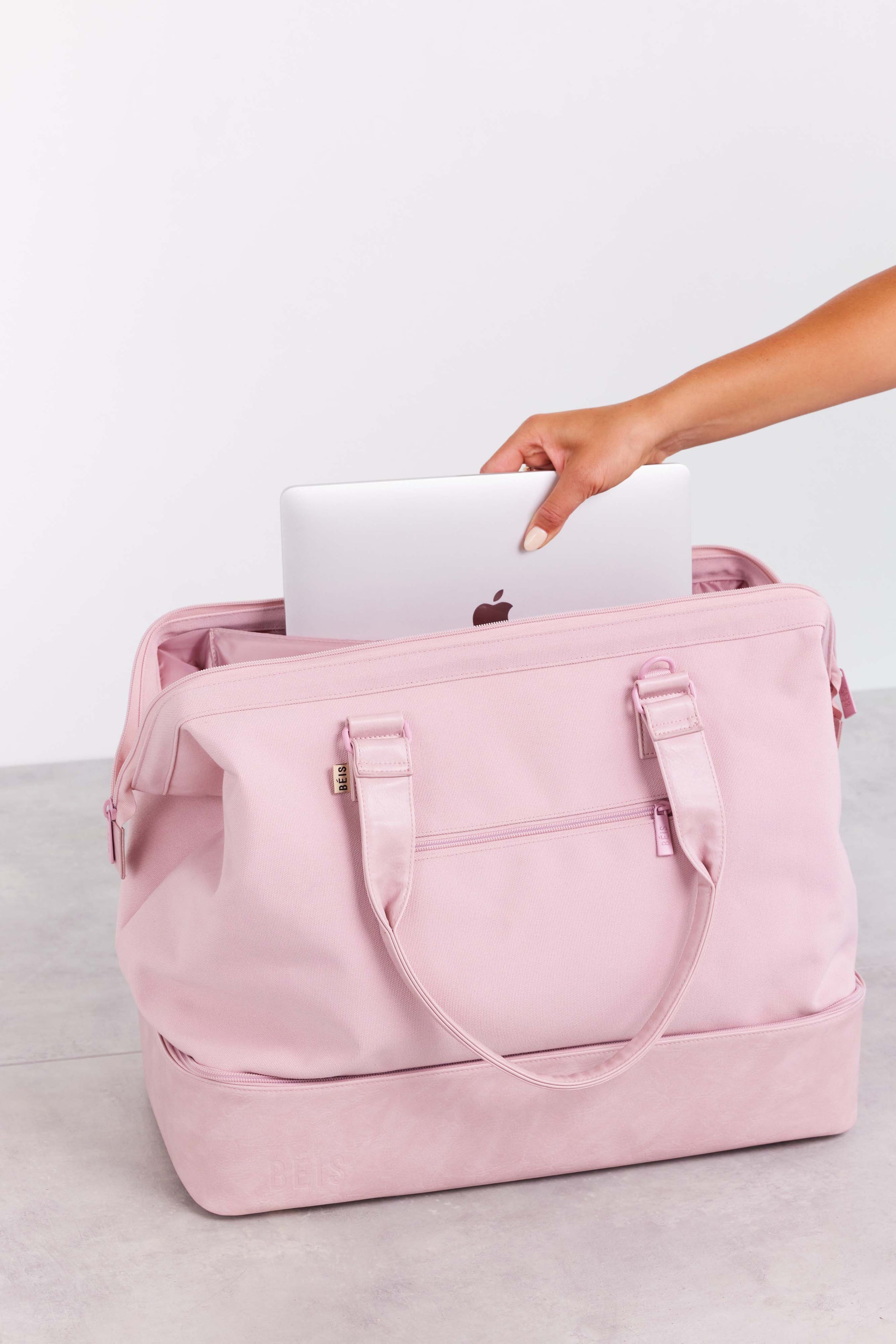 BÉIS 'The Weekender' in Atlas Pink - Pink Weekender Bag | BÉIS Travel UK