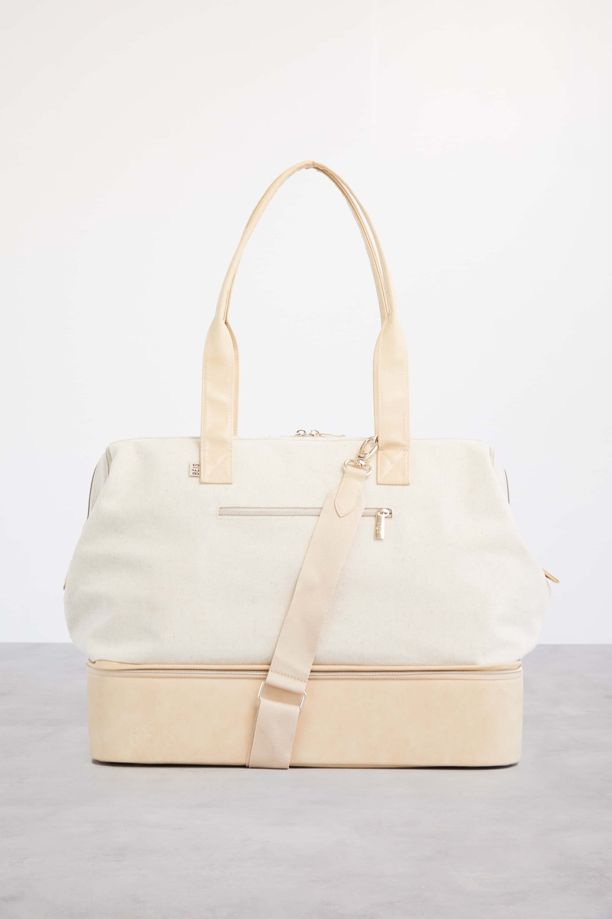 BÉIS 'The Convertible Weekender' in Beige - Small Weekender & Travel Bag