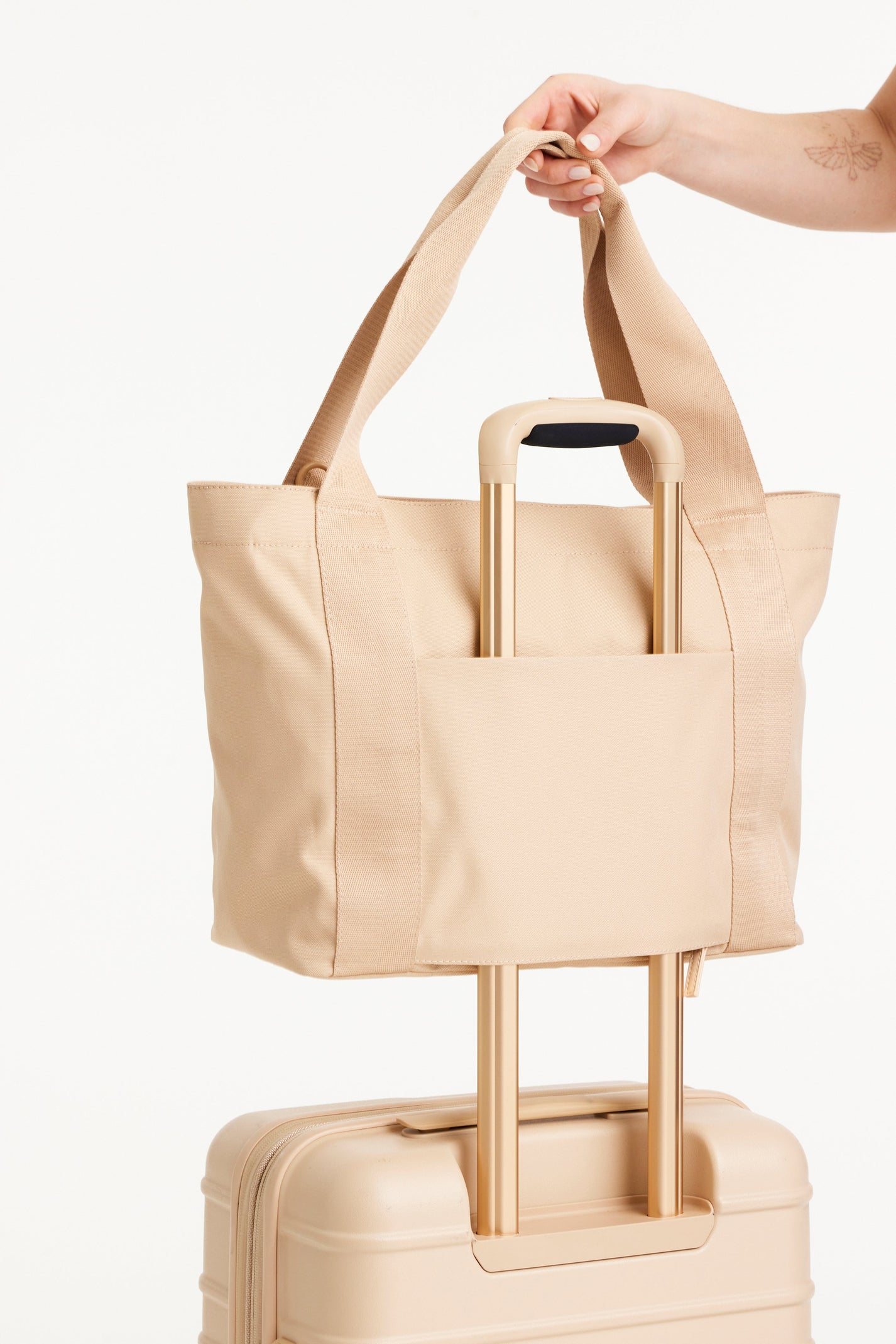 BÉIS 'The BEISICS Tote' in Beige - Large Beige Tote Bag With Zipper ...