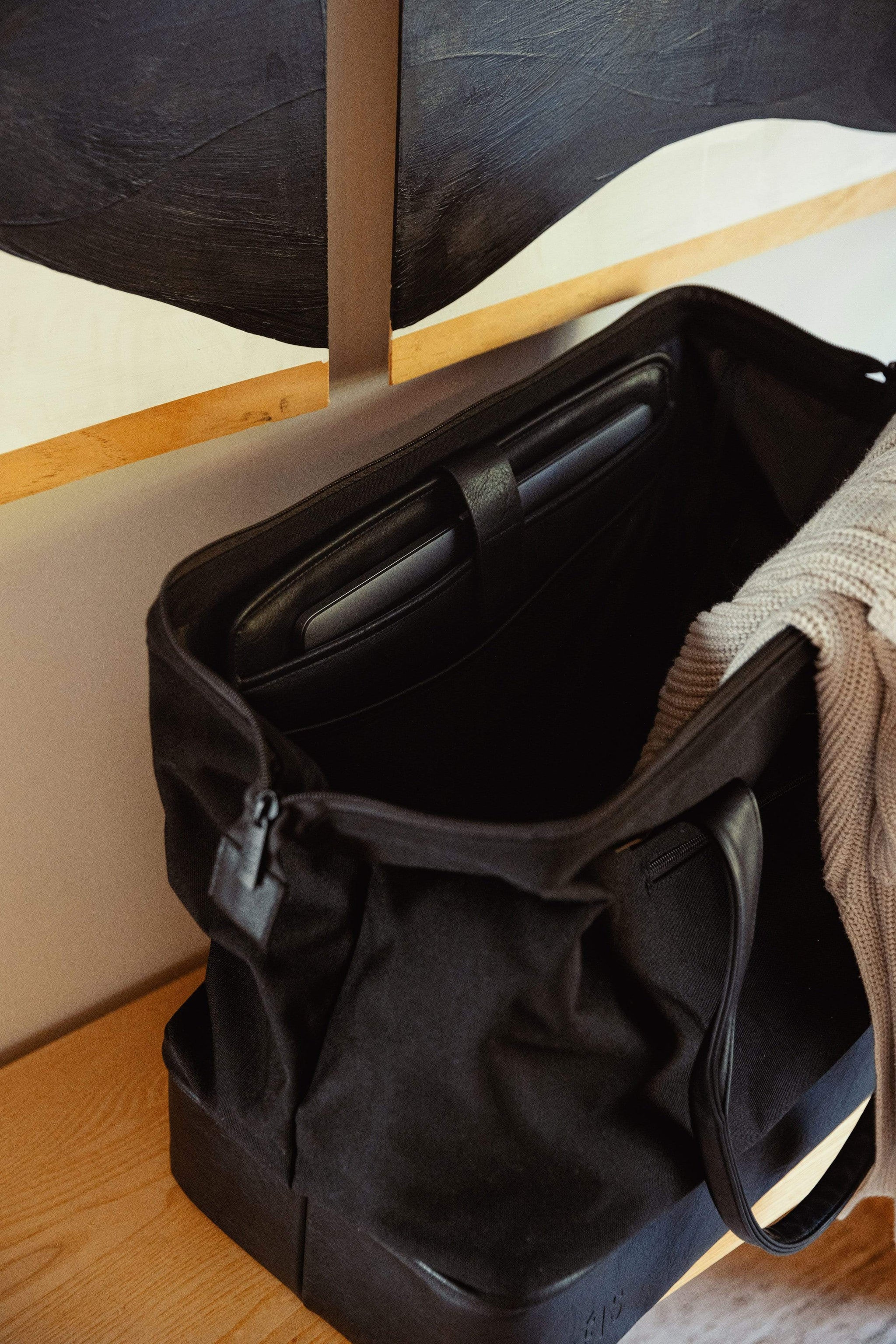 BÉIS 'The Convertible Mini Weekender' in Black - Small Black Weekender ...